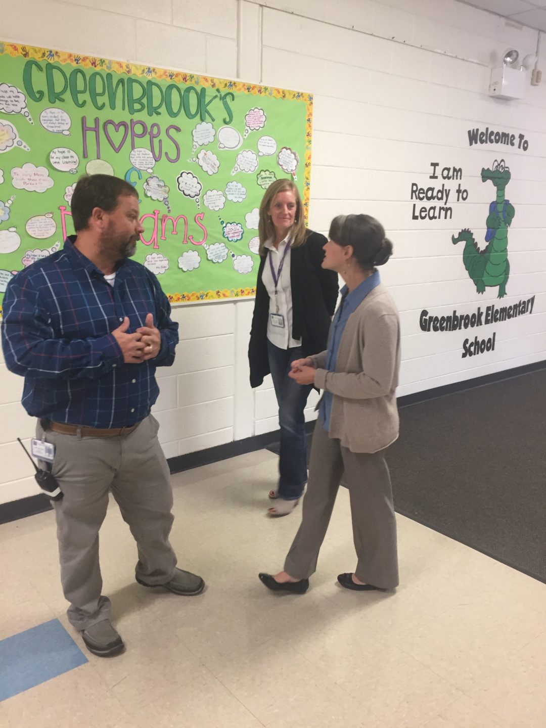 » Mussman Tours Greenbrook Elementary in Hanover Park